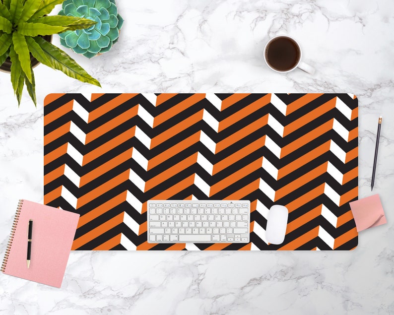 Brutal Lines Desk Mat, 6 Colors, Aesthetic Desk Accessory, Workspace ...