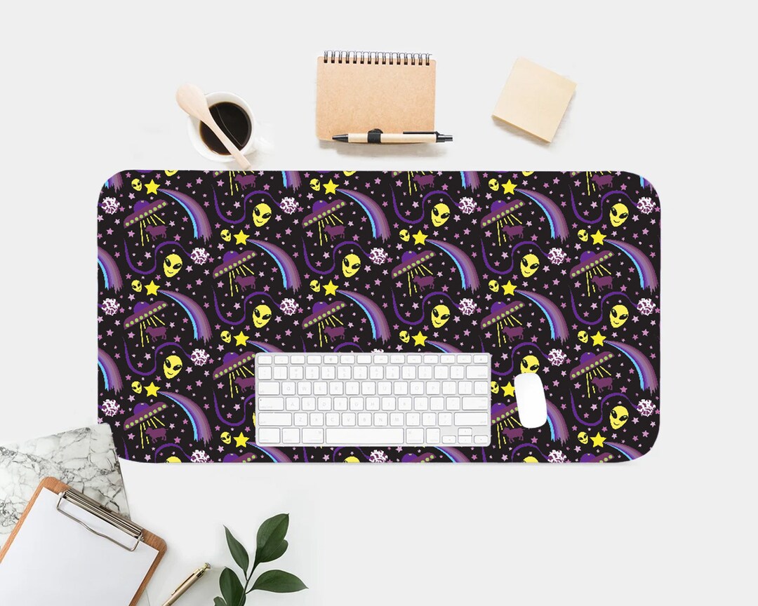Alien Desk Mat, Y2K Desk Pad, Workspace - Etsy