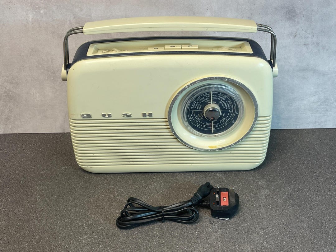 Vintage Bush TR82/97 Portable FM/MW/LW Radio, Cream 1960s Style Retro ...