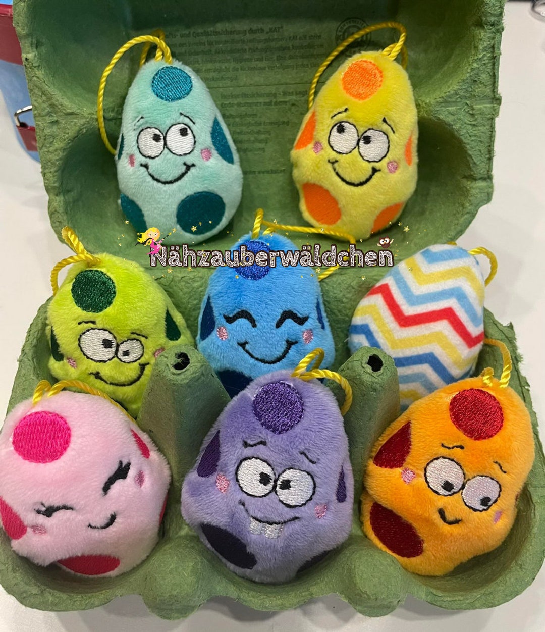 6 Designs Easter Egg Pendant Key Chain, 6x Digital Embroidery File ...