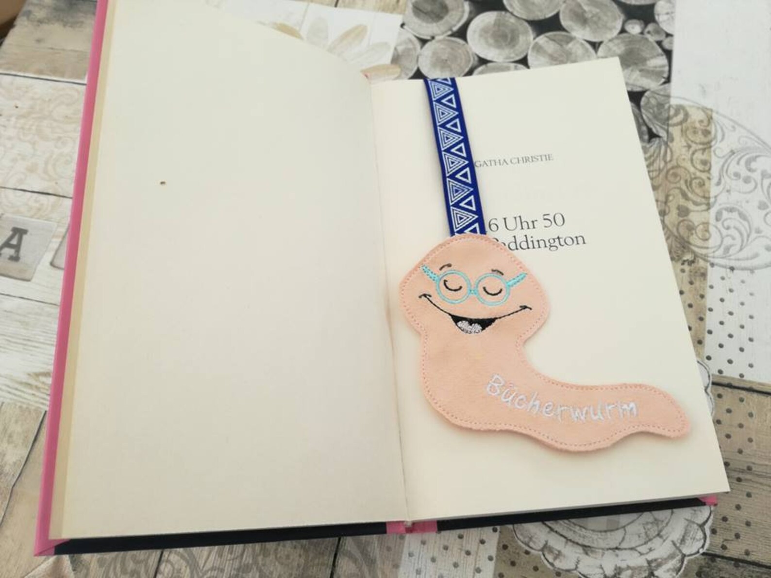 12 Designs Bookmark Bookworm Pendant Key Chain 24x Digital - Etsy