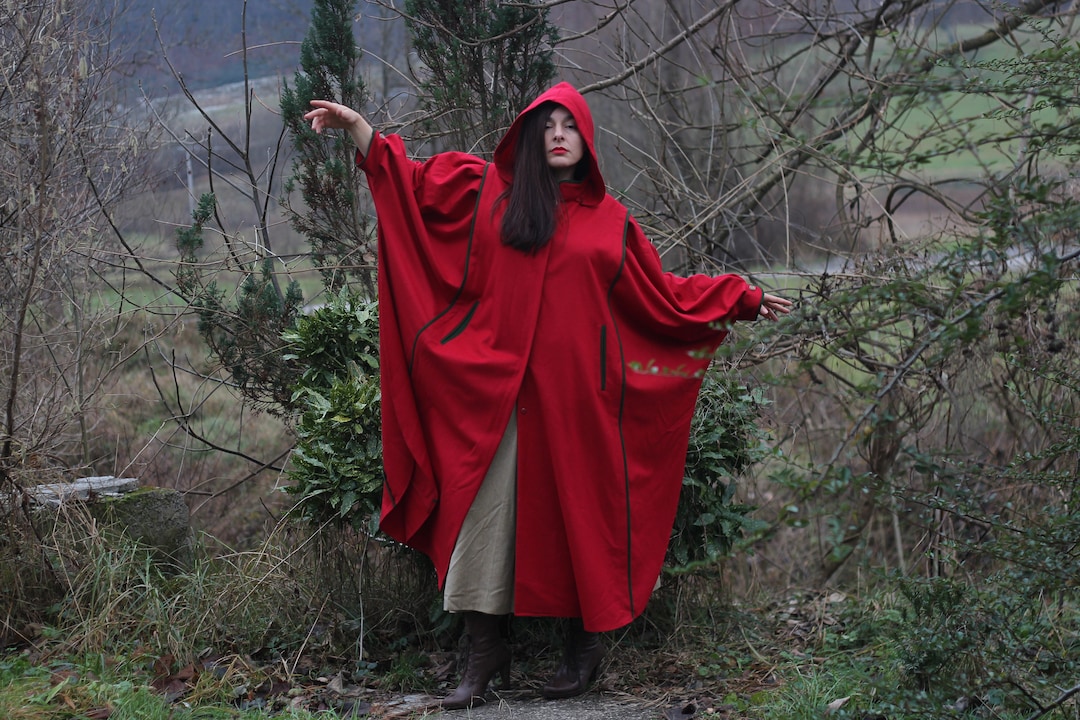 Vintage Red Wool Cape With Hoodie Red Riding Hood Traditional Folk ...