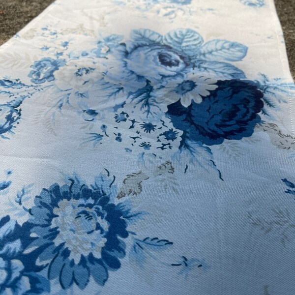 Chic Table Runner - Etsy