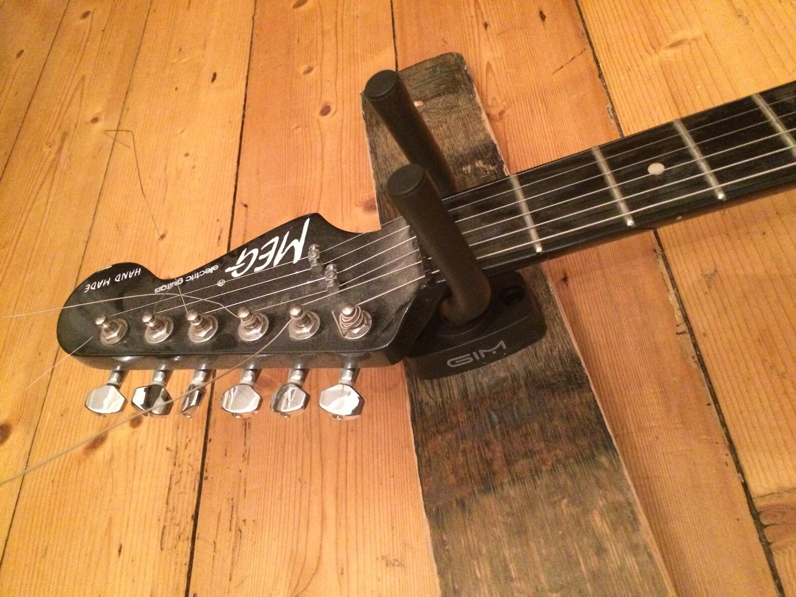 Whiskey Barrel Stave Guitar Hanger Rustic Guitar Rack Guitar - Etsy UK