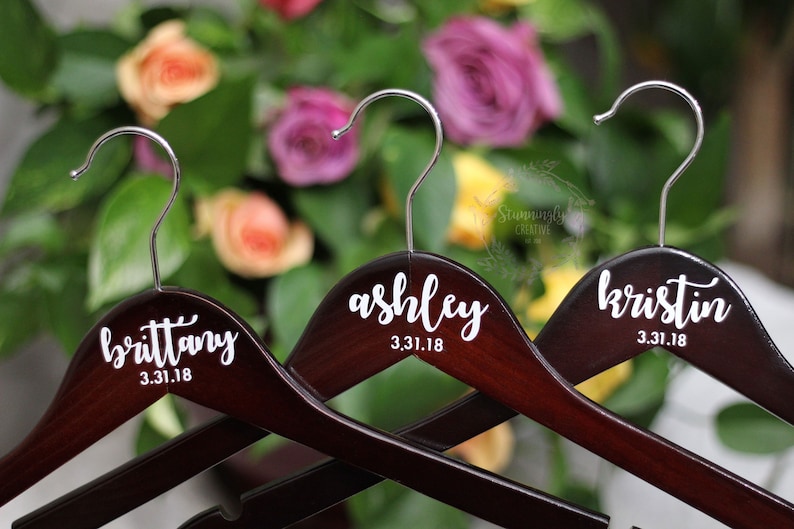 SET OF 11 Name Hangers With Date, Bridal Party Hangers, Bridesmaid ...