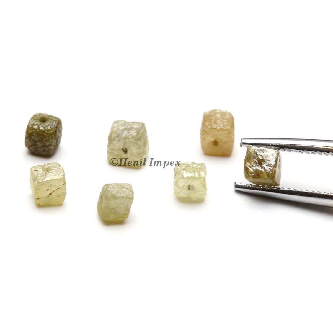 2.00-3.00 Mm Natural Cube Shape Rough Loose Diamonds With Drilled 0.50 ...