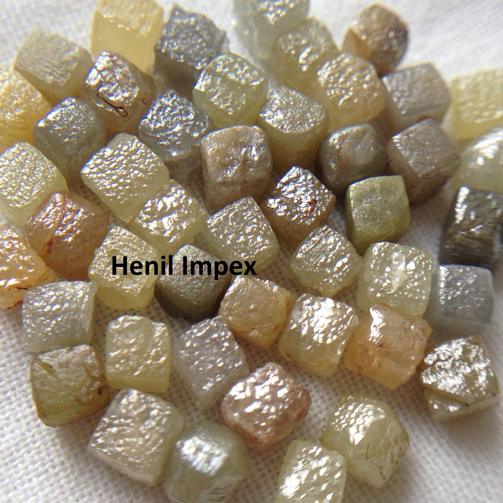 20.00 Carat Lot 1.50 to 2.00 MM Size ! Gorgeous Natural Color Conflict ...