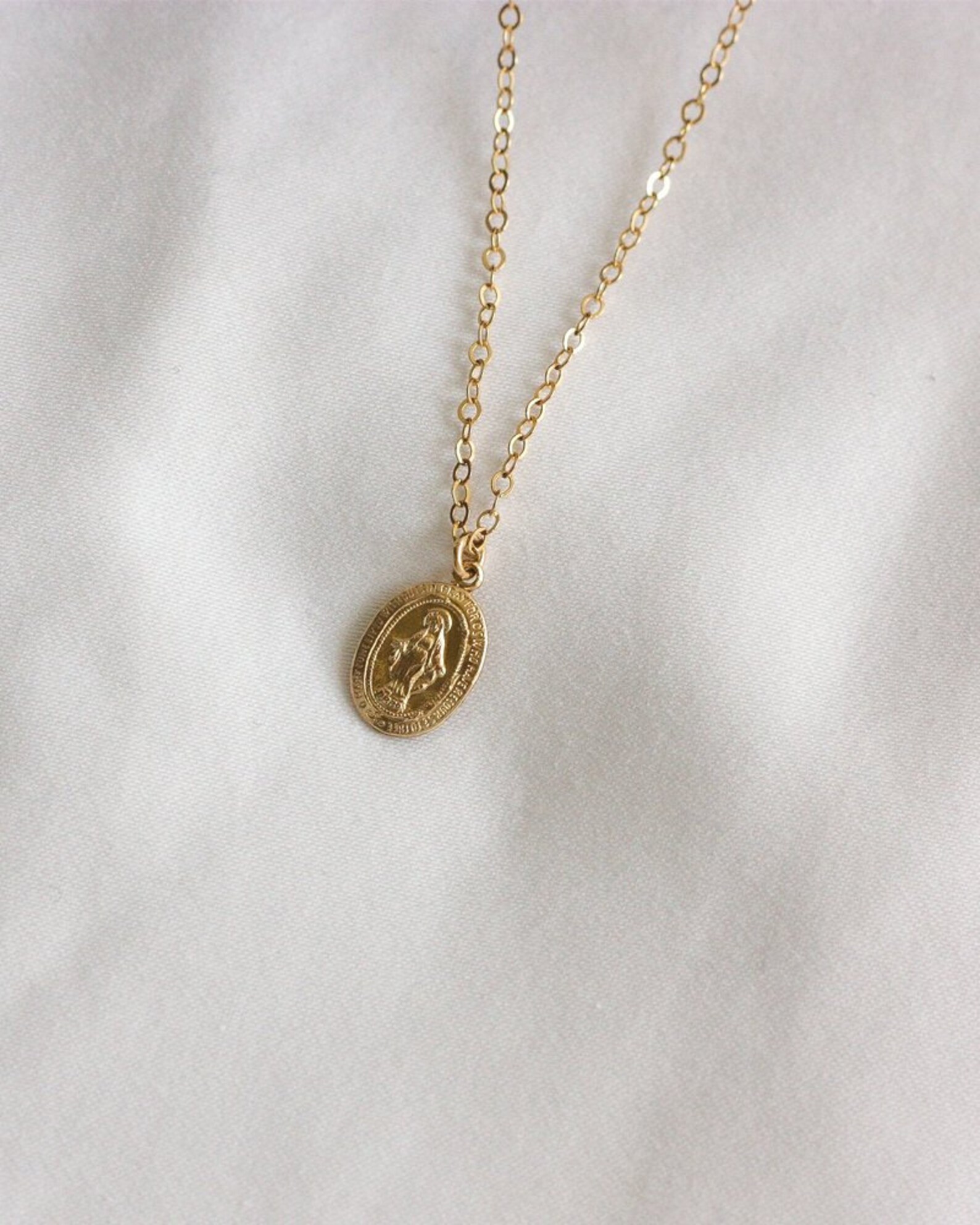 Virgin Mary Necklace Gold Necklace Gold Necklace Dainty - Etsy