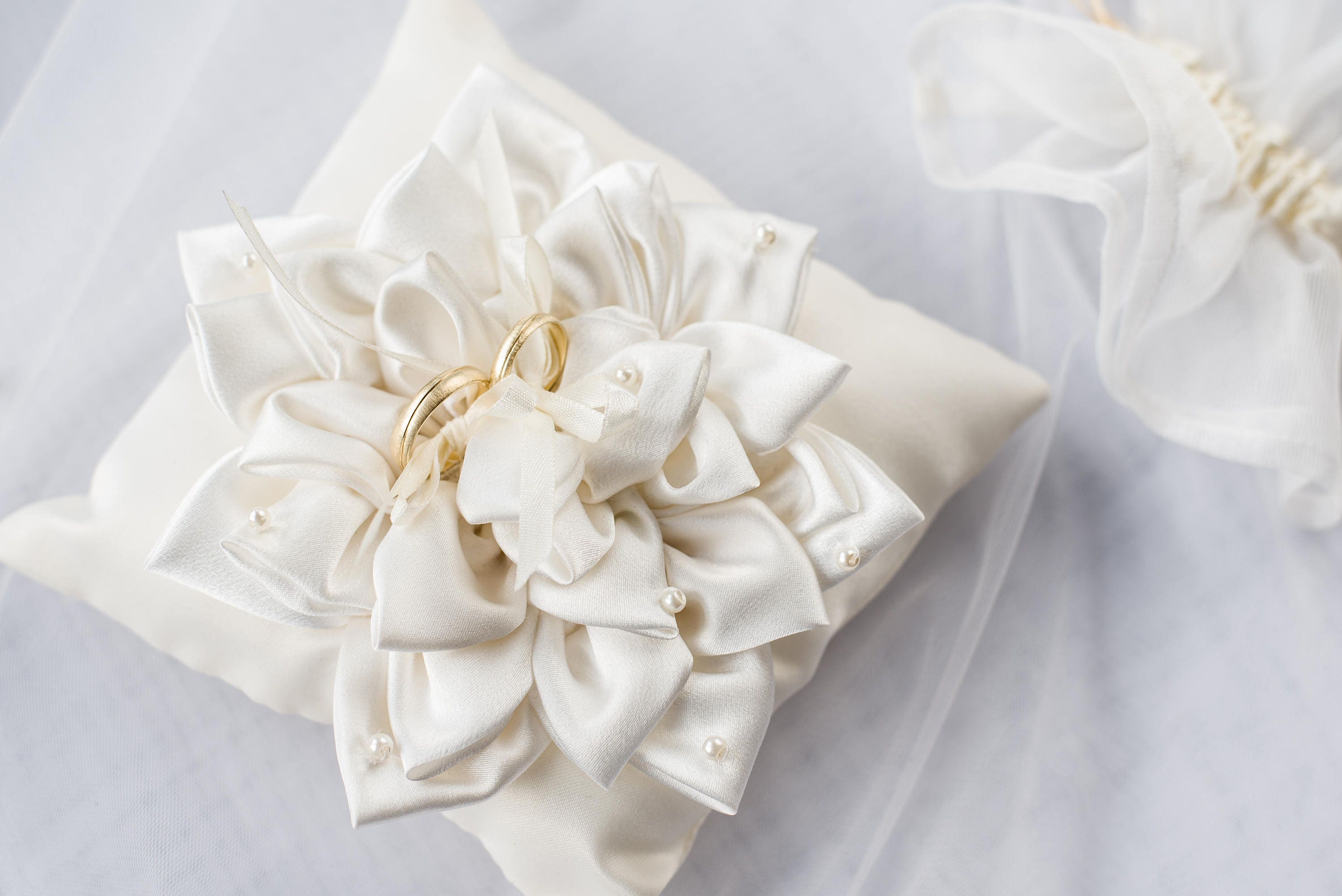 Beautiful ring pillow/Handmade ivory silk satin ring | Etsy