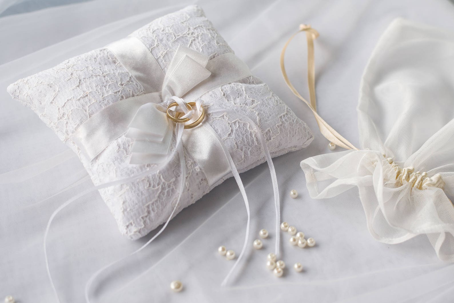 Wedding Ring Pillow / Ring Bearer Pillow / Ring Pillow With Lace ...