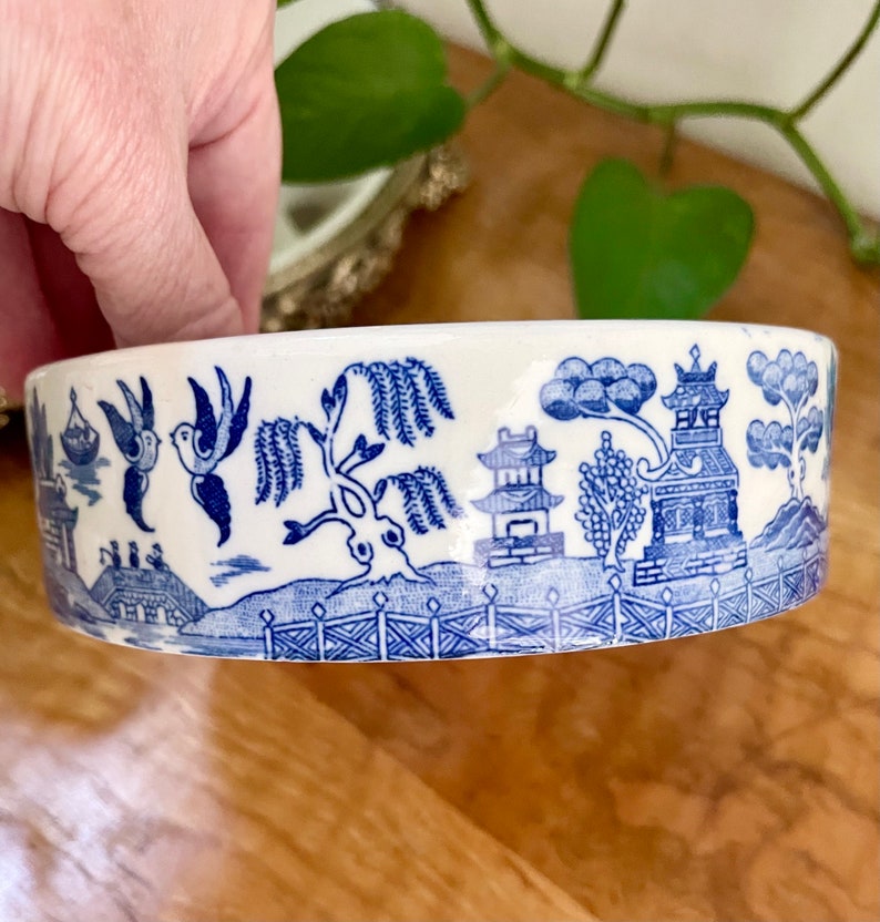 Blue Willow, Chinoiserie, Blue and White, Classic Decor, Grandmillenial ...