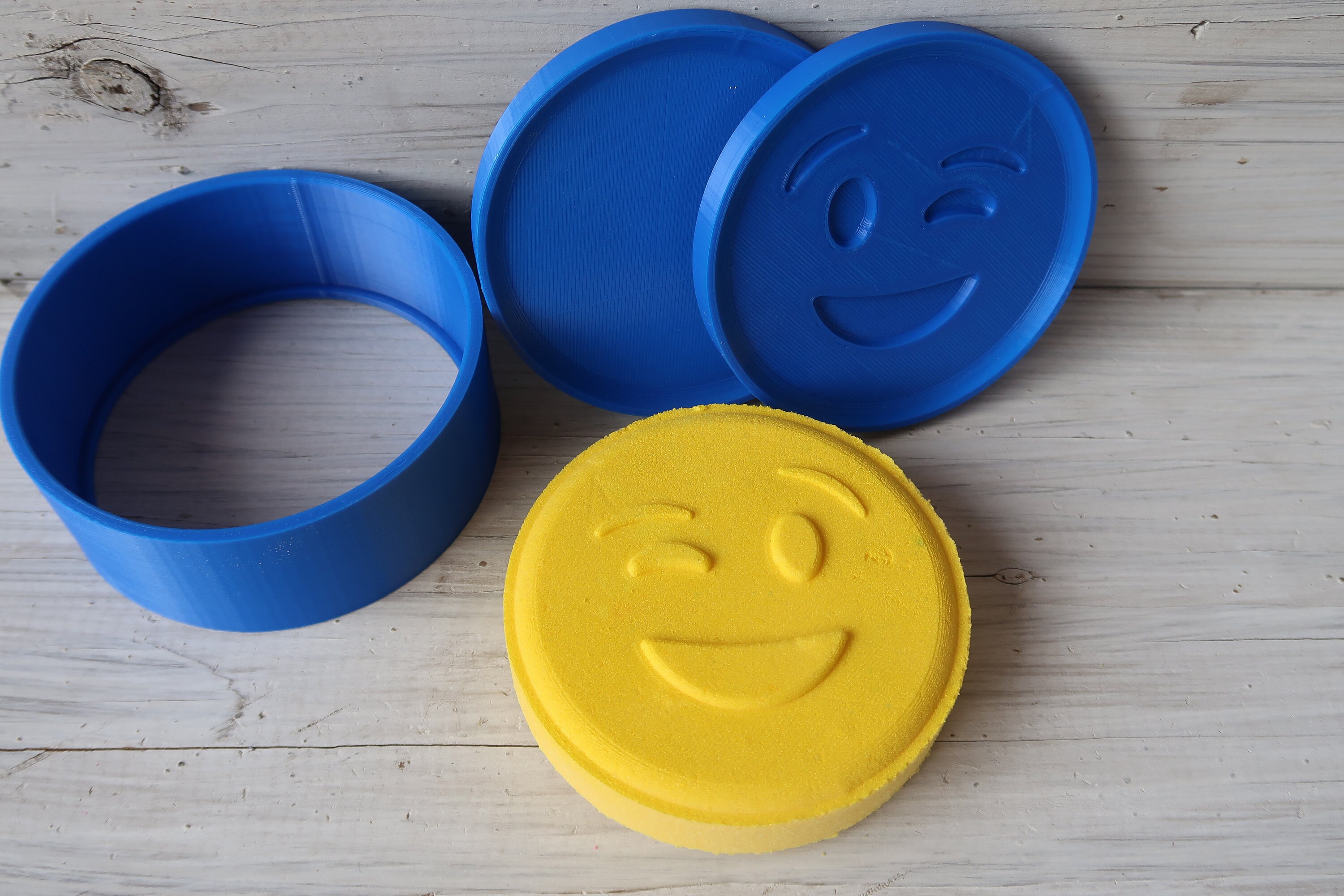 Emoji Faces Bath Bomb Mold Set | Etsy