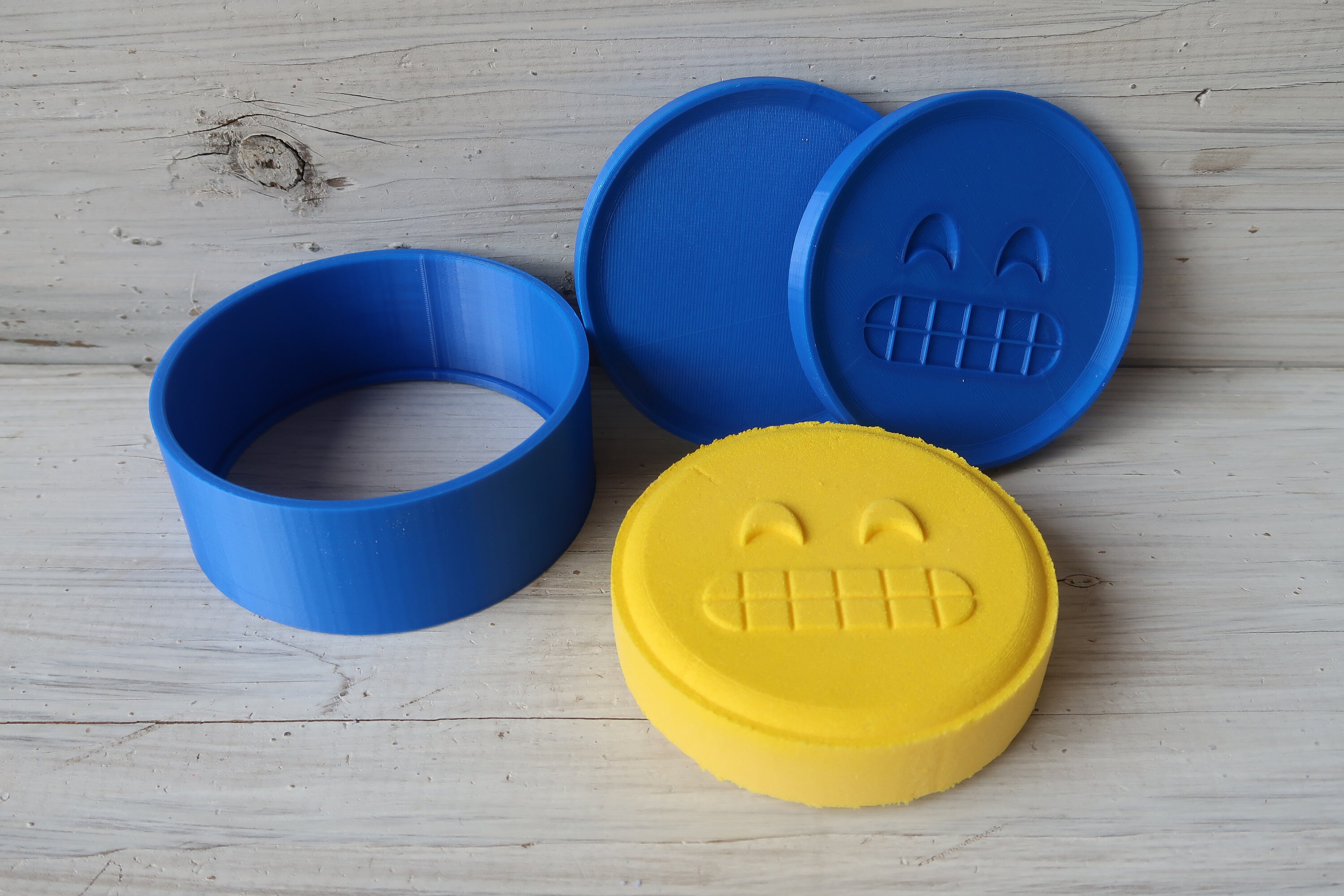 Emoji Faces Bath Bomb Mold Set | Etsy