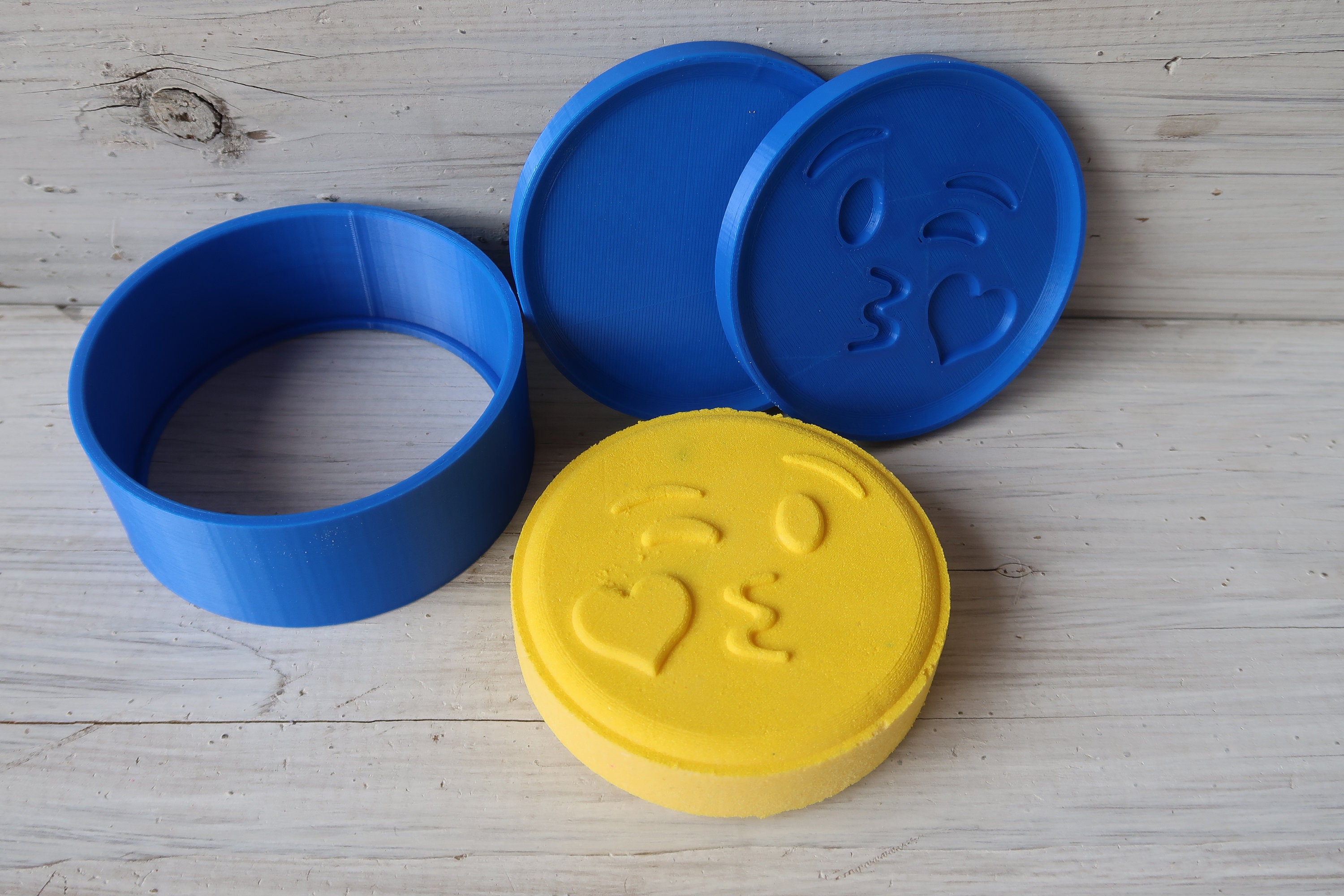 Emoji Faces Bath Bomb Mold Set | Etsy