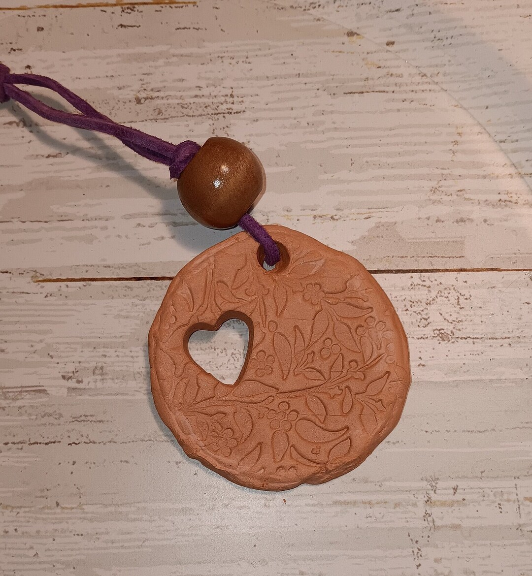 Flowers & Heart Cutout Clay Essential Oil Diffuser Hanging Stones ...