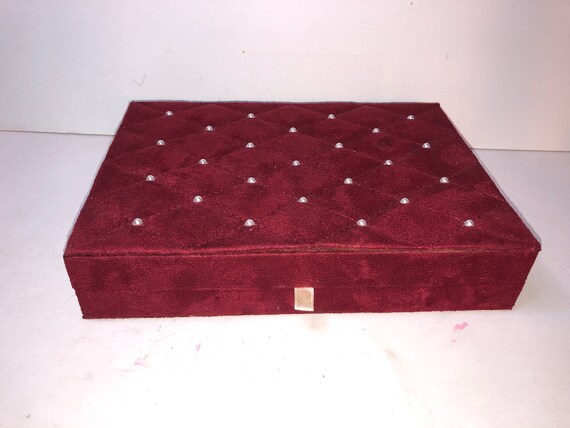 Red Velvet Jewelry Box - Gem