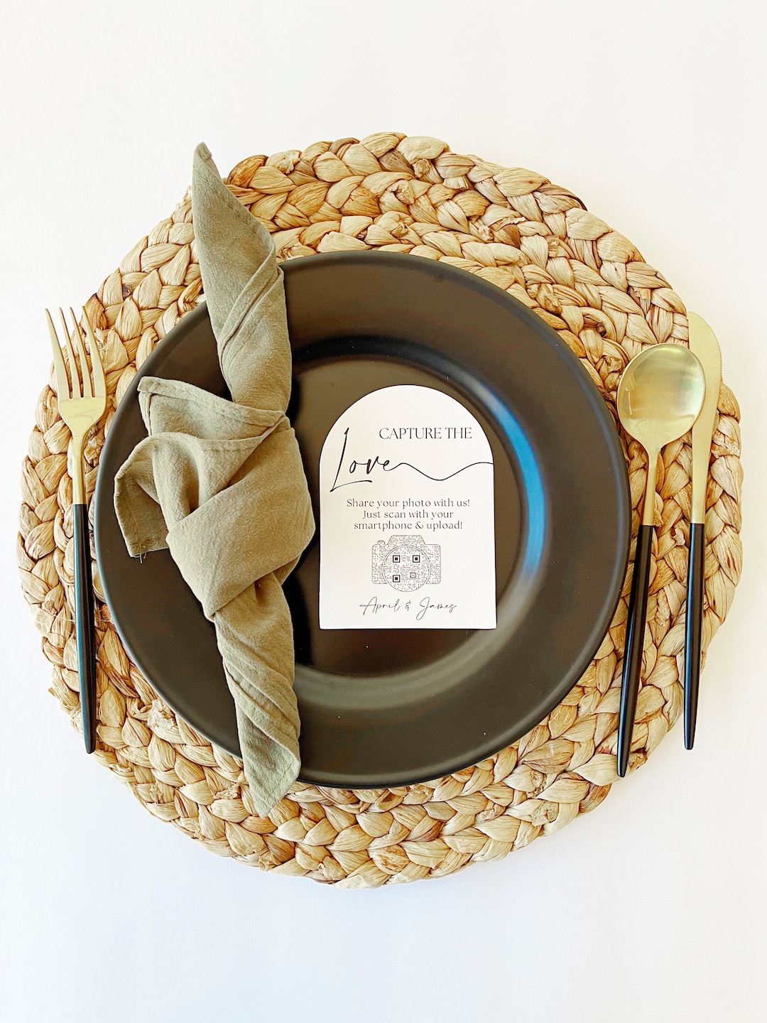 Modern Wedding Decor: Capture the Love With POV App - Photo Sharing ...