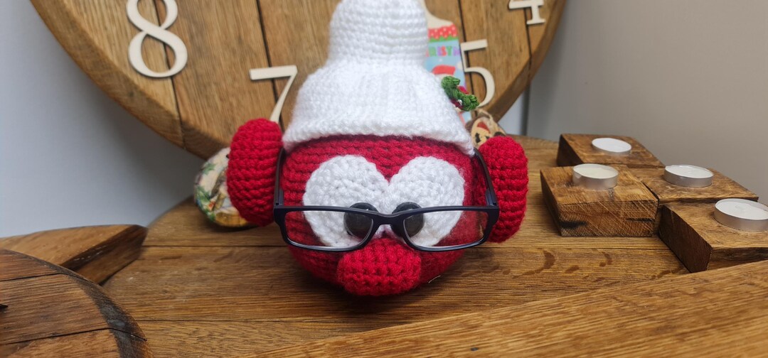 Crochet Christmas Smurf Glasses Holder: Festive Eyeglass Stand - Etsy