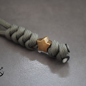 Pick Your Colour Bronze Silver STAR Keychain Knotted Keychain Dark Grey ...