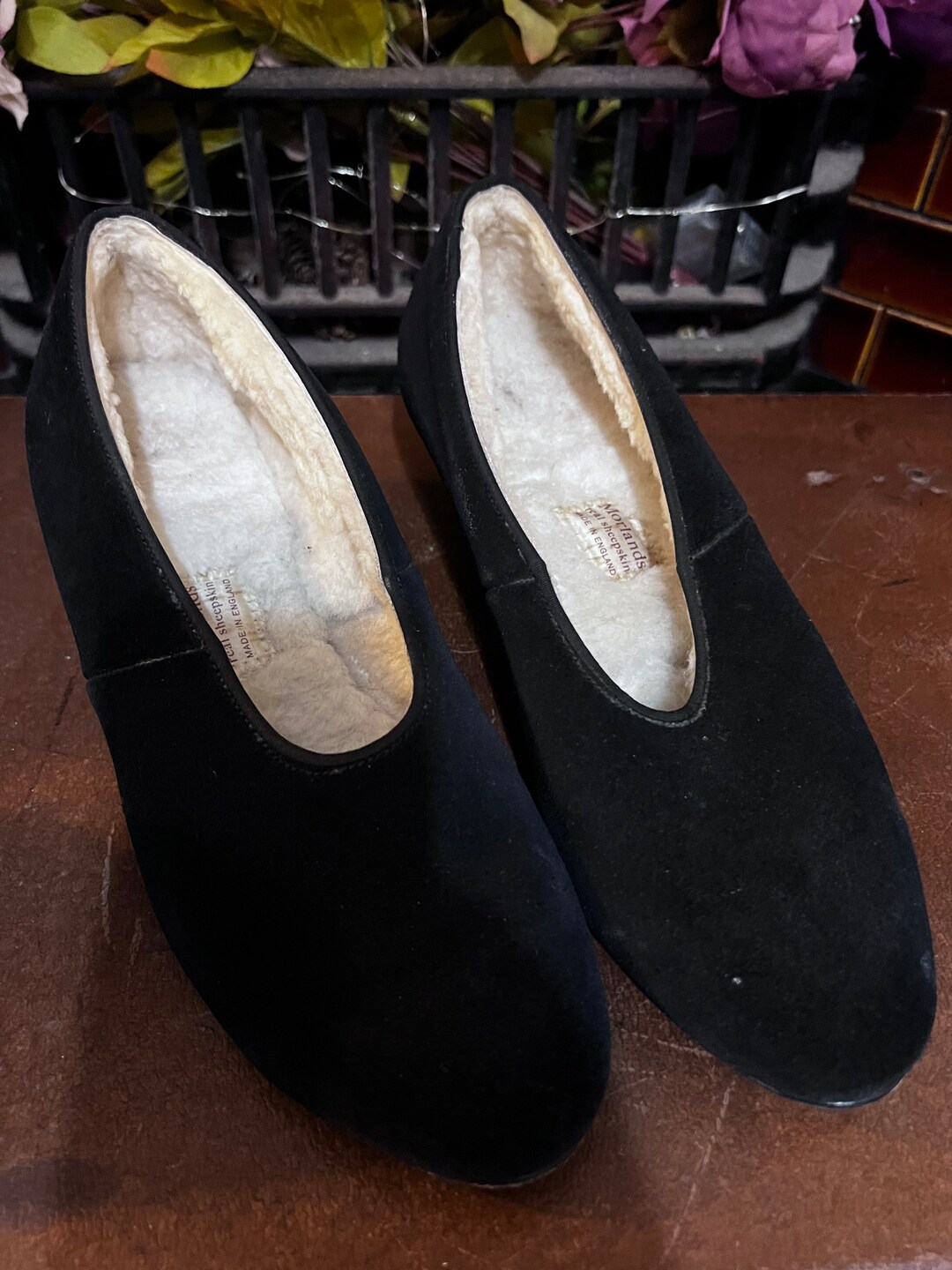 1940s Vintage Black Suede Slippers UK 5 – Moreland Sheepskin Lined ...