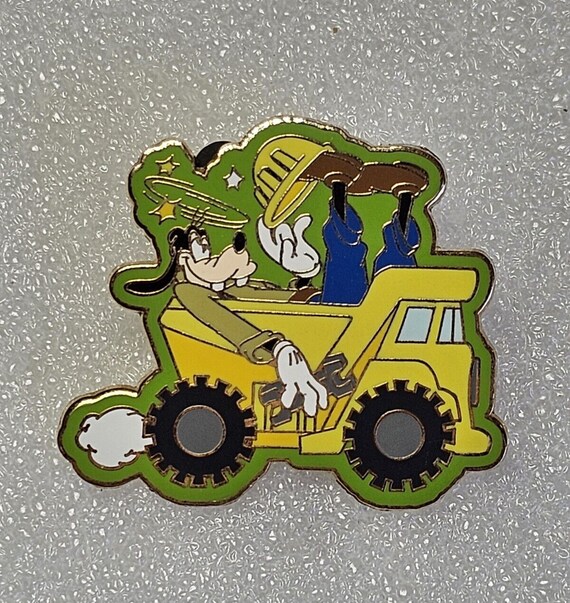 Disney 2004 MNSSHP Goofy Bobbing For Apples LE Pin#33… - Gem