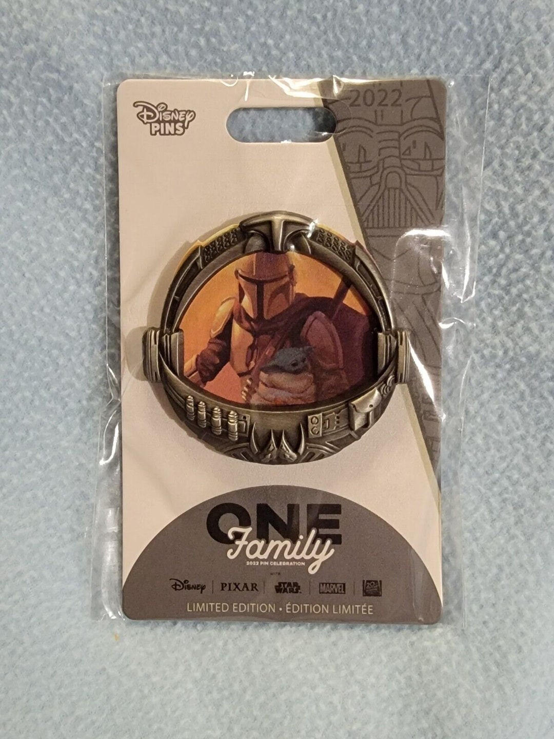Disney One Family Pin Celebration Family Portraits Mandalorian LE 500 ...
