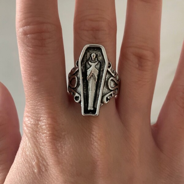 Vampire Ring - Etsy
