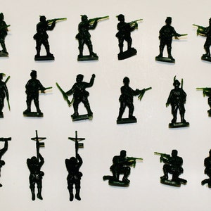Vintage Collectible 1/72mm Scale WWII Army Soldiers 49 Pieces Dark ...