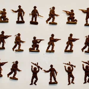 Vintage Collectible 1/72mm Scale WWII Army Soldiers 47 Pieces Tan ...