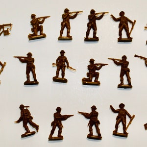 Vintage Collectible 1/72mm Scale WWII Army Soldiers 47 Pieces Tan ...