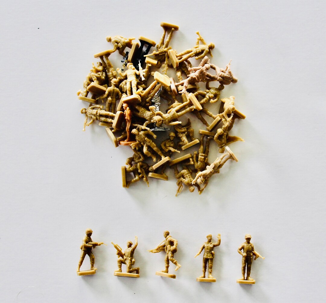 Vintage Collectible 1/72mm Scale WWII Soldiers 40 Pieces Tan Plastic ...