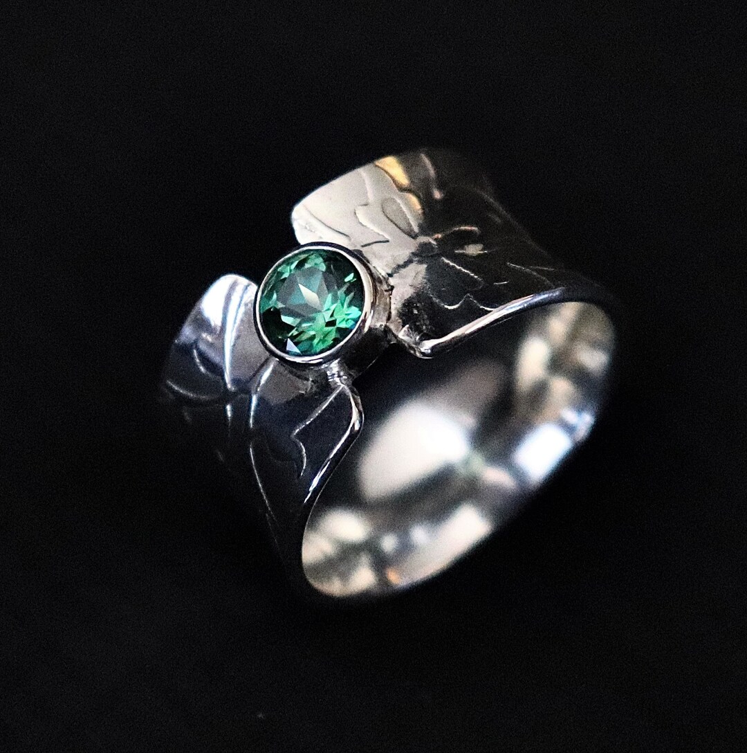 Rainforest Sterling Silver Hourglass Ring With Faceted rainforest Green ...