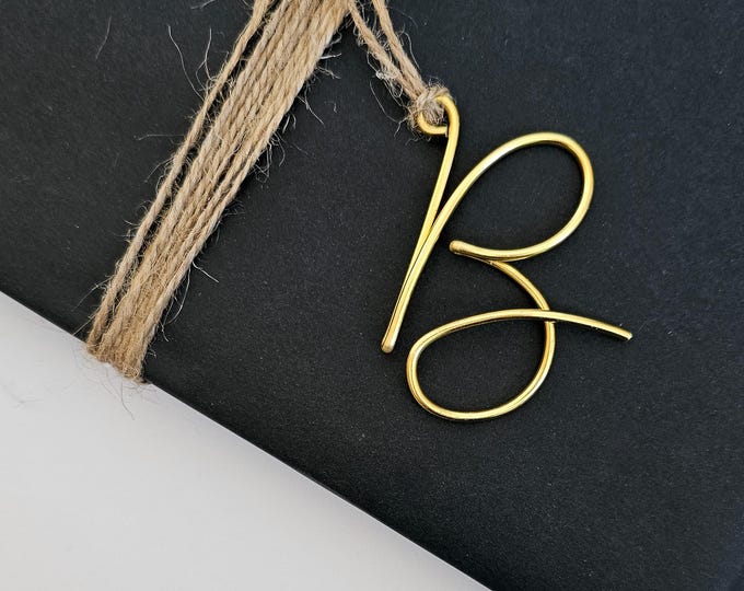 Personalised Initial Gift Tag - Wire Initial Gift Tag - Luxury Place ...