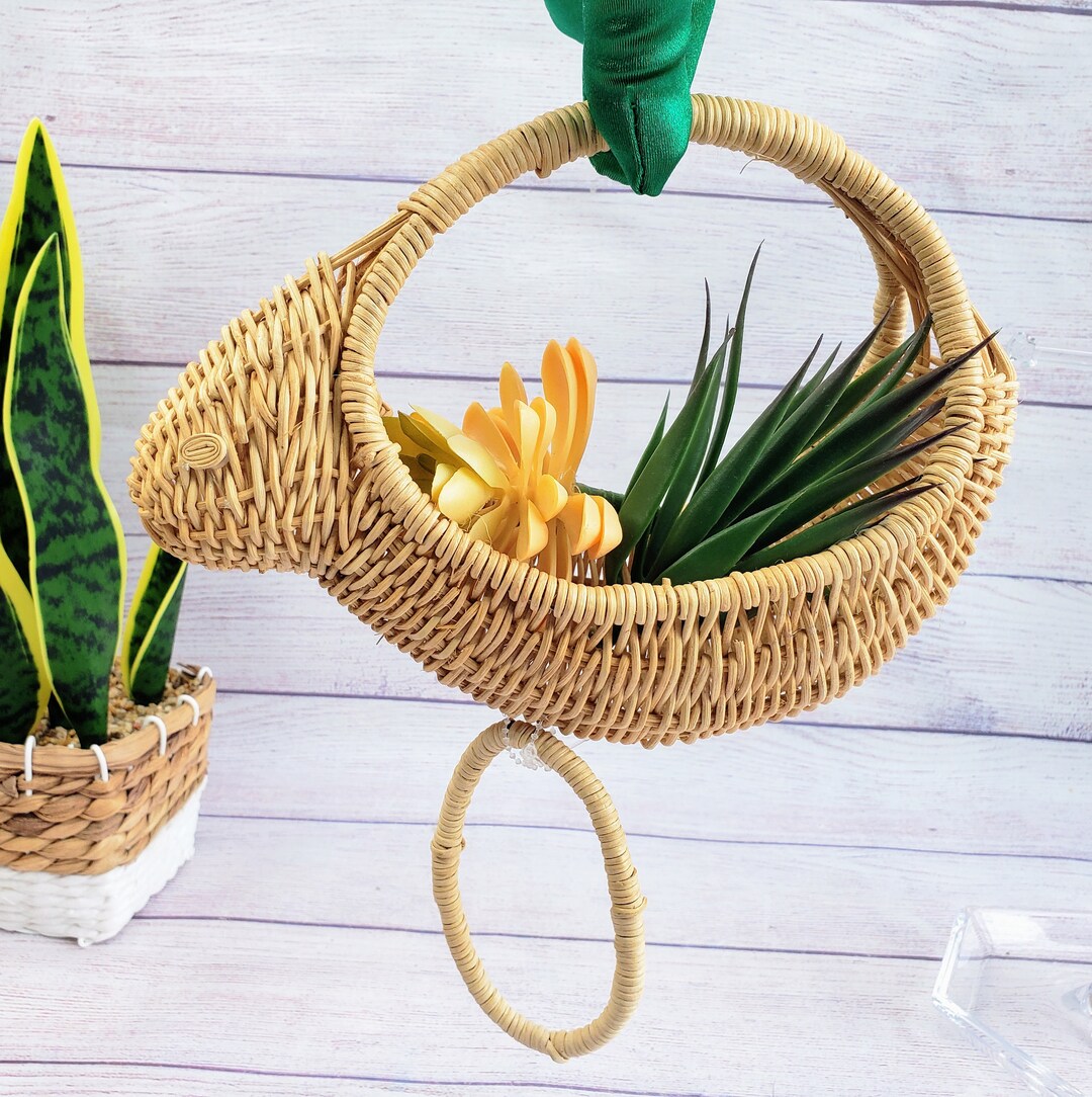 Vintage Fish Basket, Cleaned Retro Fish Shape Basket Storage W/ Towel ...