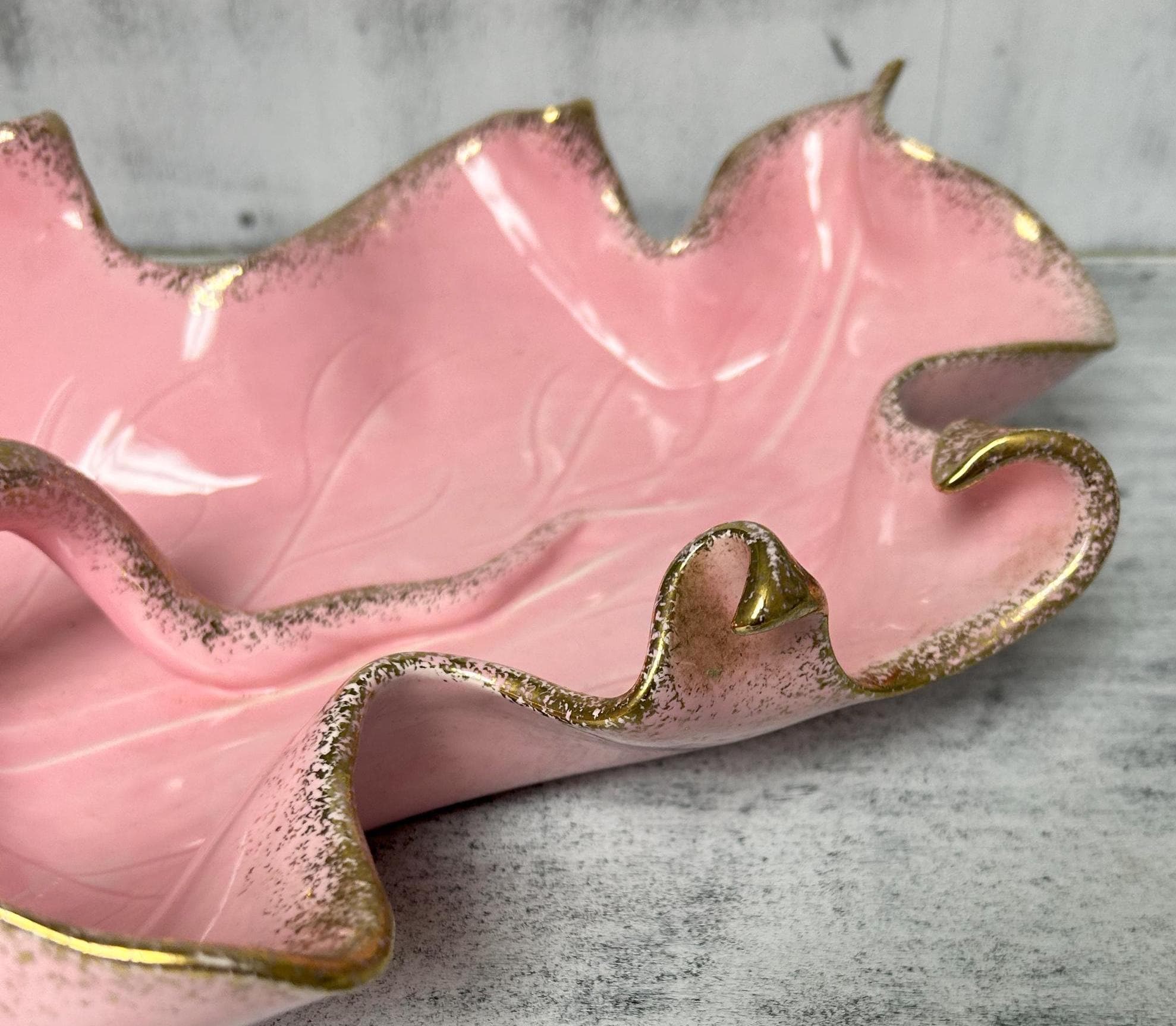 VINTAGE Large Leaf California Pottery #125 Pink Dish Speckled Gold Edge ...