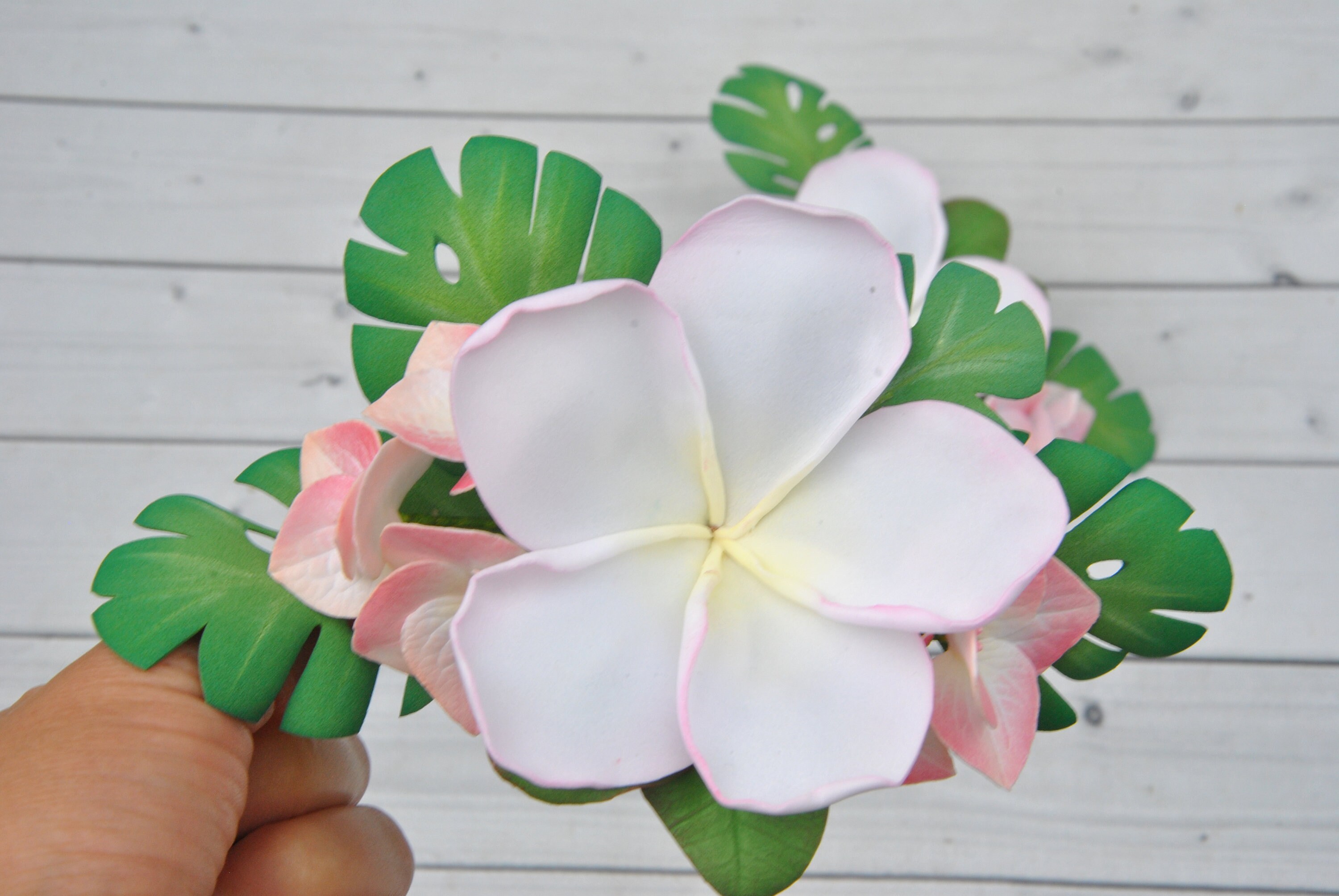 Hawaii hair clip Tropical bridal hair piece plumeria Hawaiian | Etsy