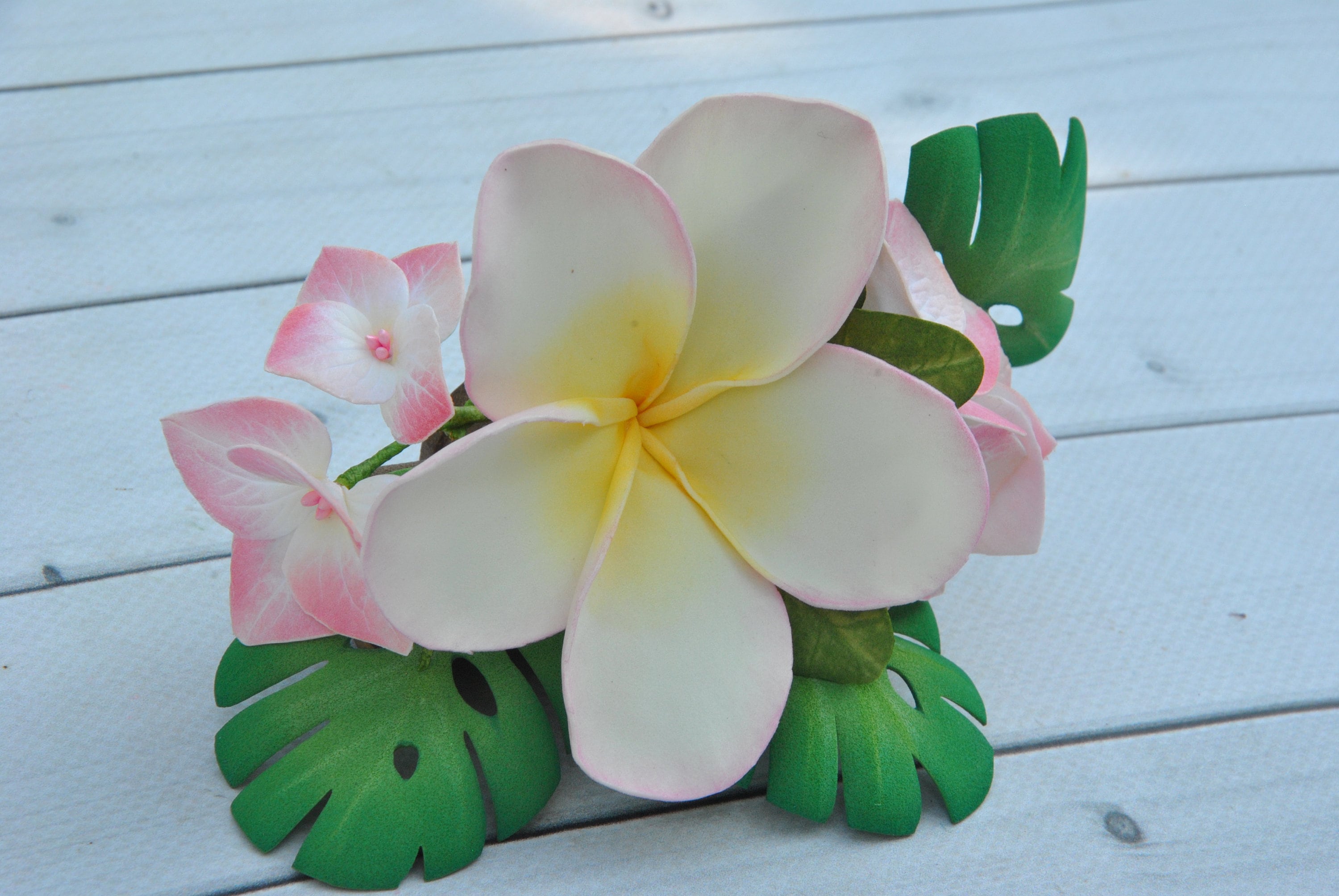 Hawaii hair clip Tropical bridal hair piece plumeria Hawaiian | Etsy