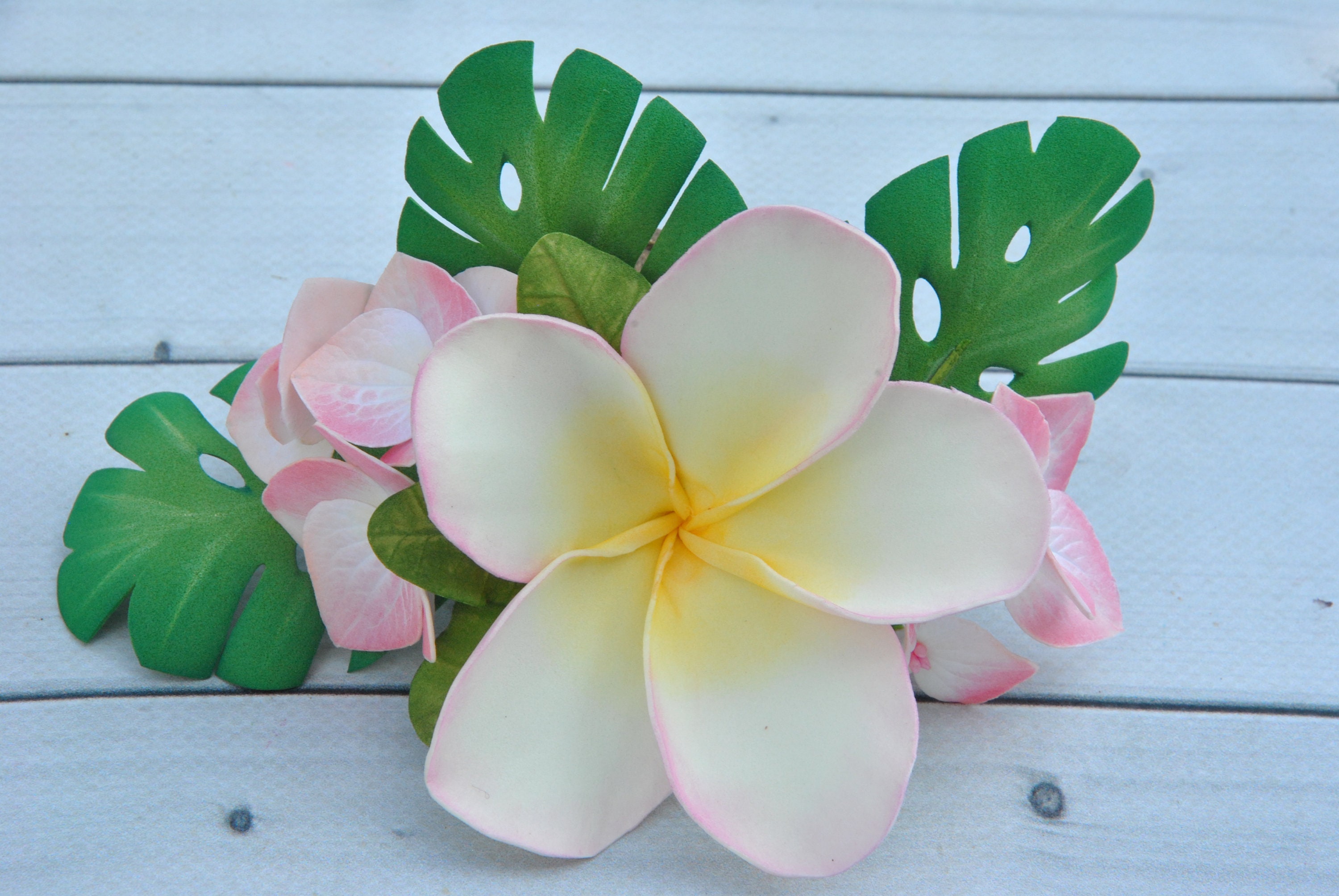 Hawaii hair clip Tropical bridal hair piece plumeria Hawaiian | Etsy
