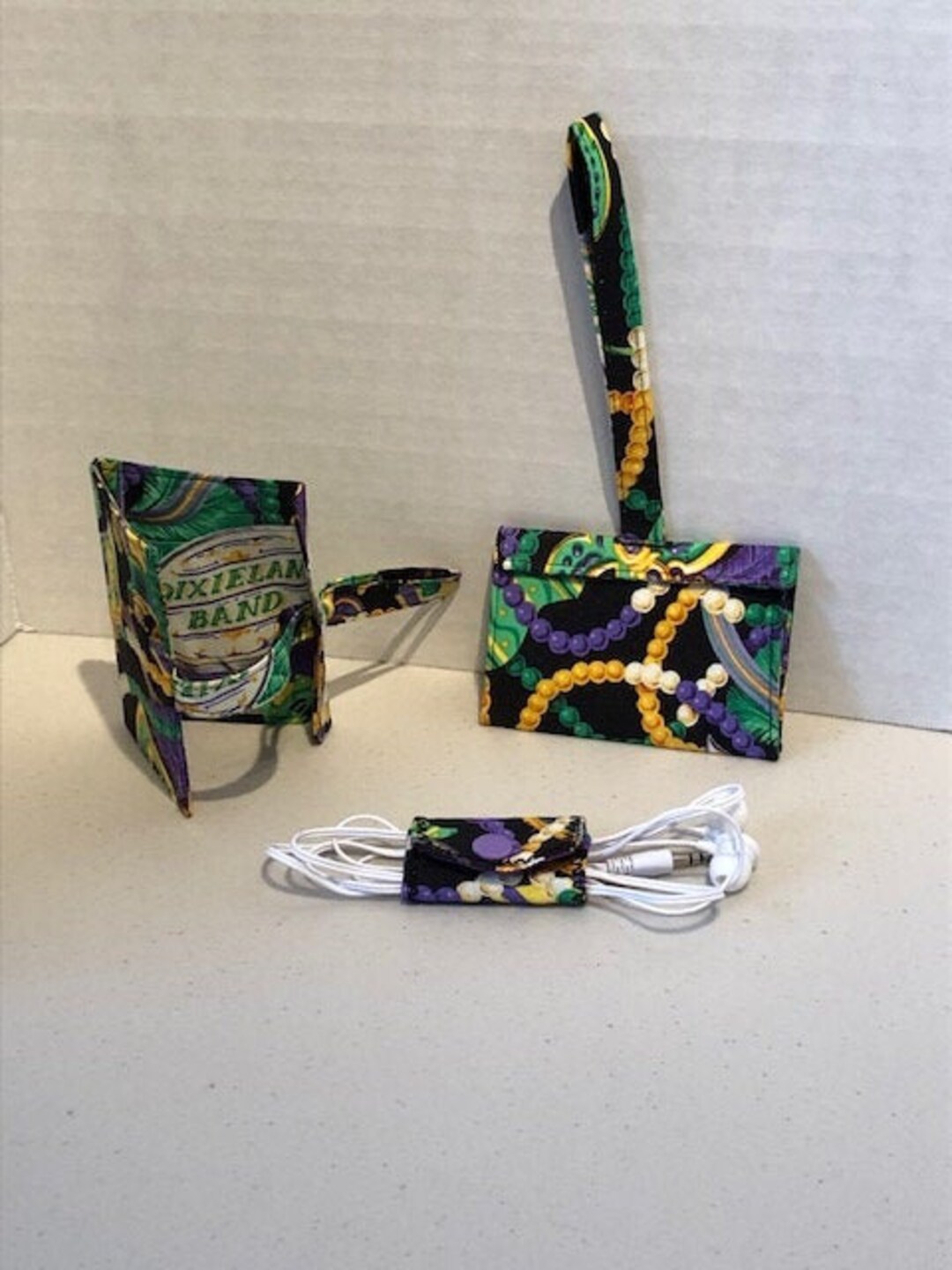 2 Luggage Tags and Ear Bud Wrap - Etsy