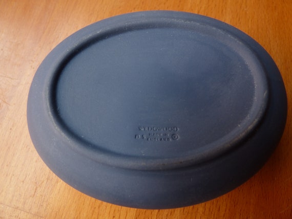 Wedgwood Rare Portland Blue Jewellery Box - Gem