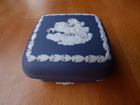 Wedgwood Rare Portland Blue Brooch - Gem