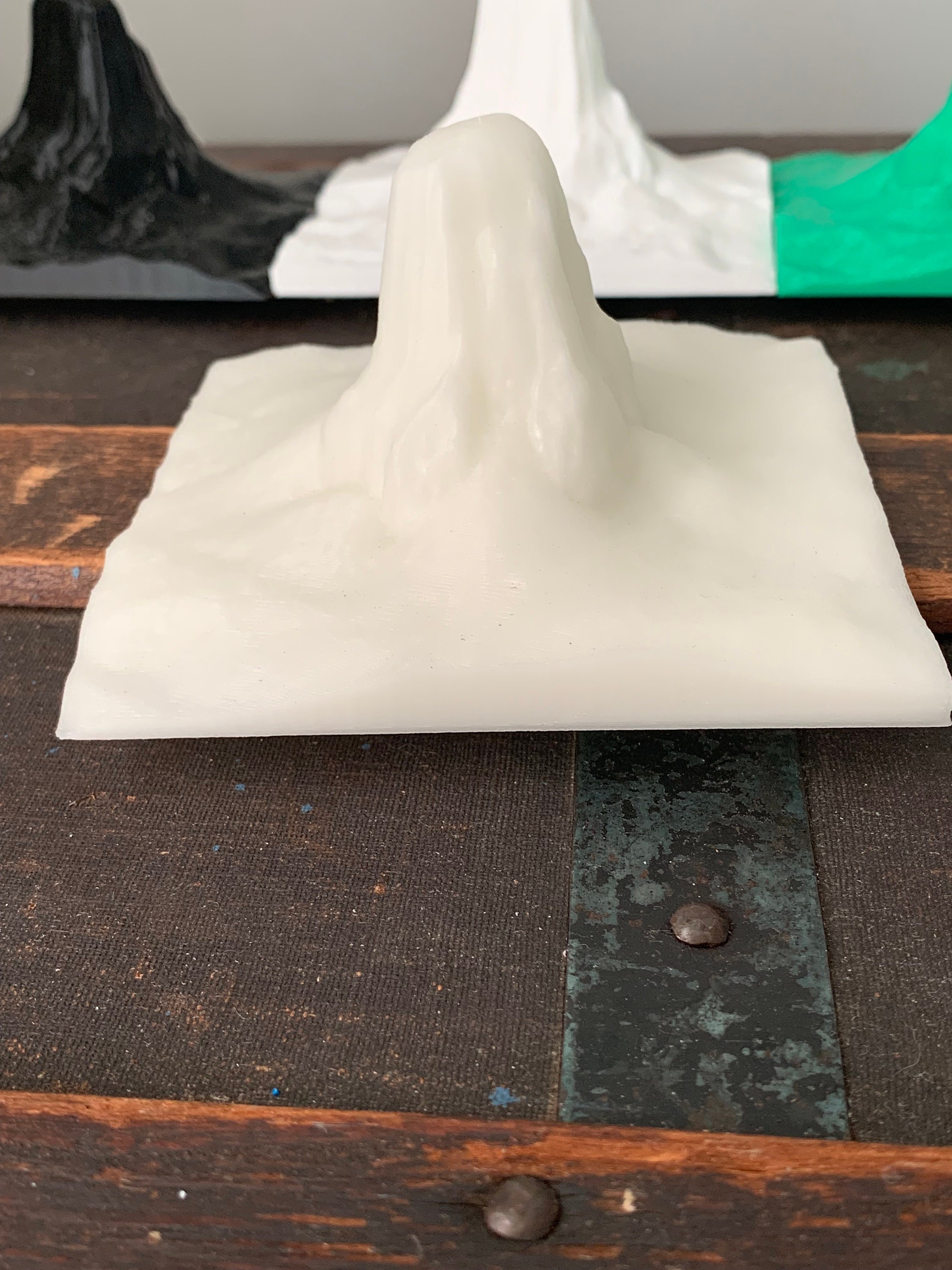 Devils Tower, Wyoming 3D Printed Topographic Model white, Black, Green ...