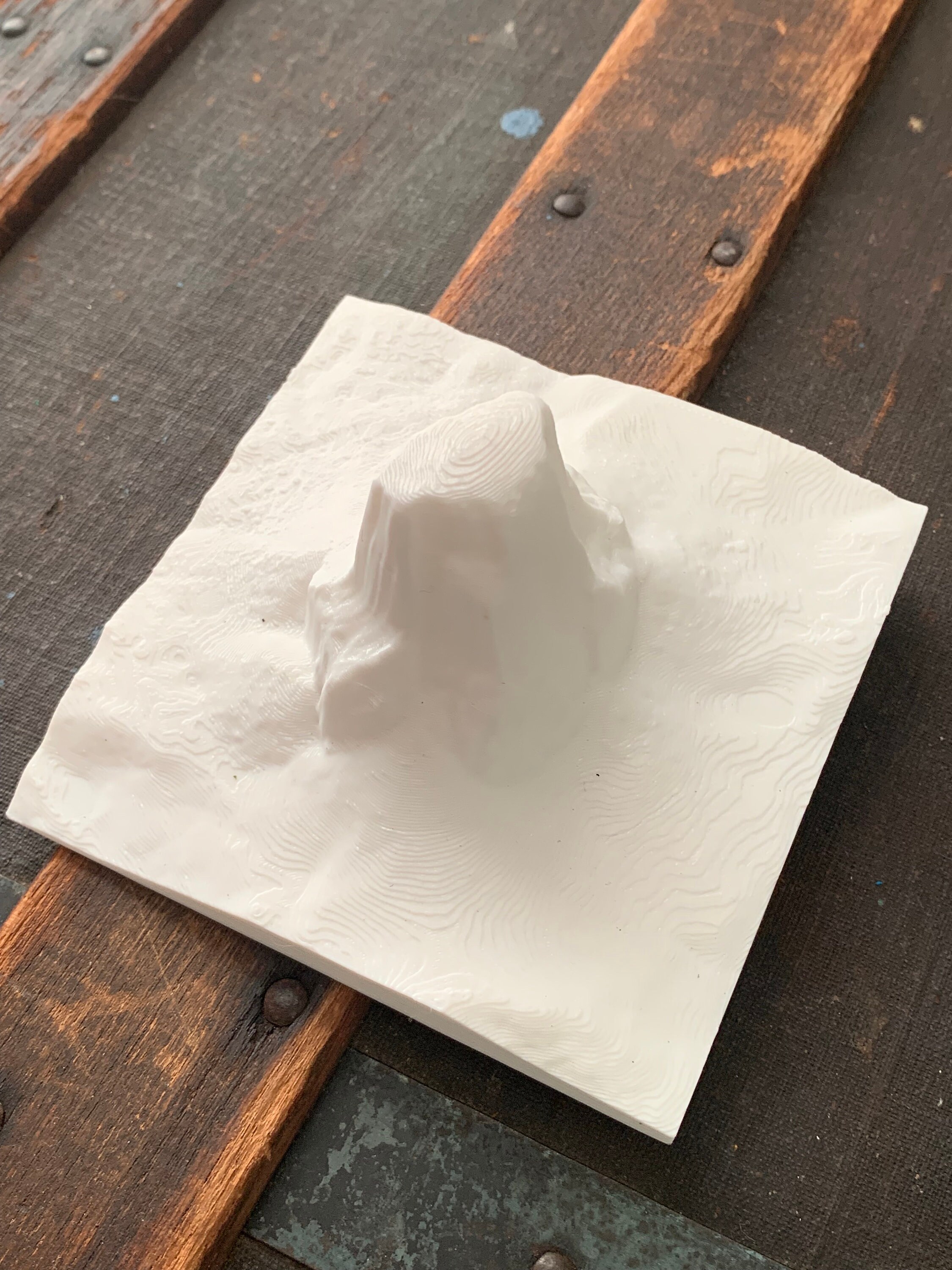 Devils Tower, Wyoming 3D Printed Topographic Model white, Black, Green ...