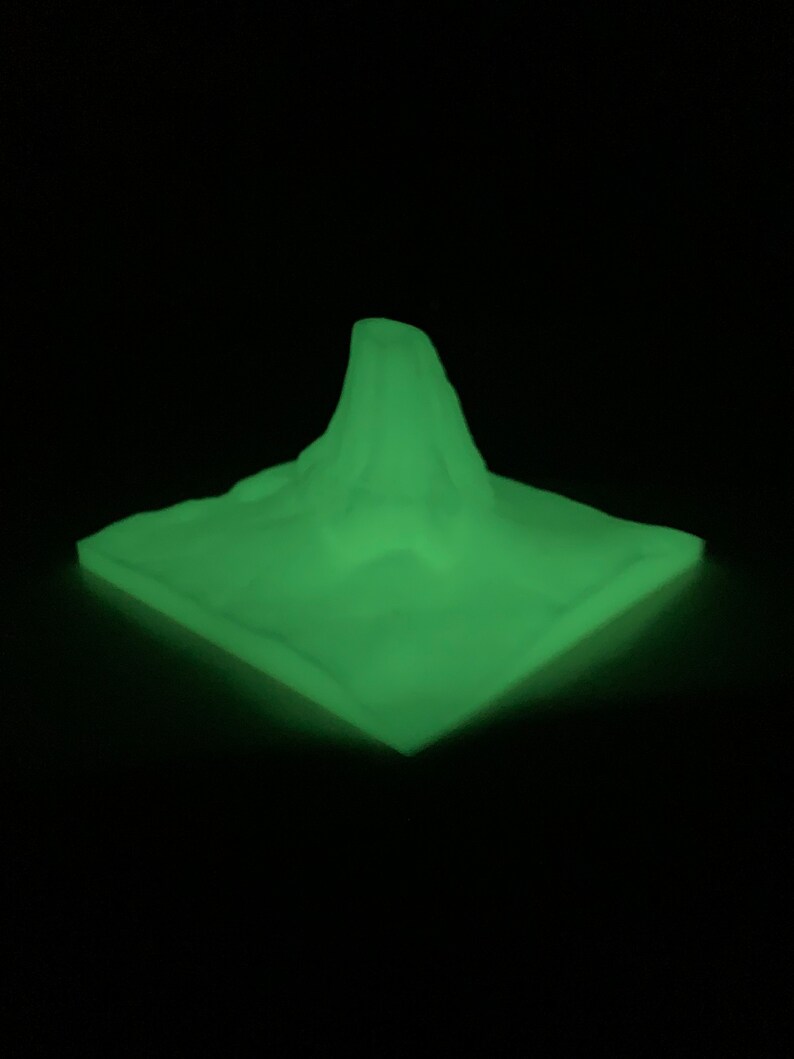 Devils Tower, Wyoming 3D Printed Topographic Model white, Black, Green ...