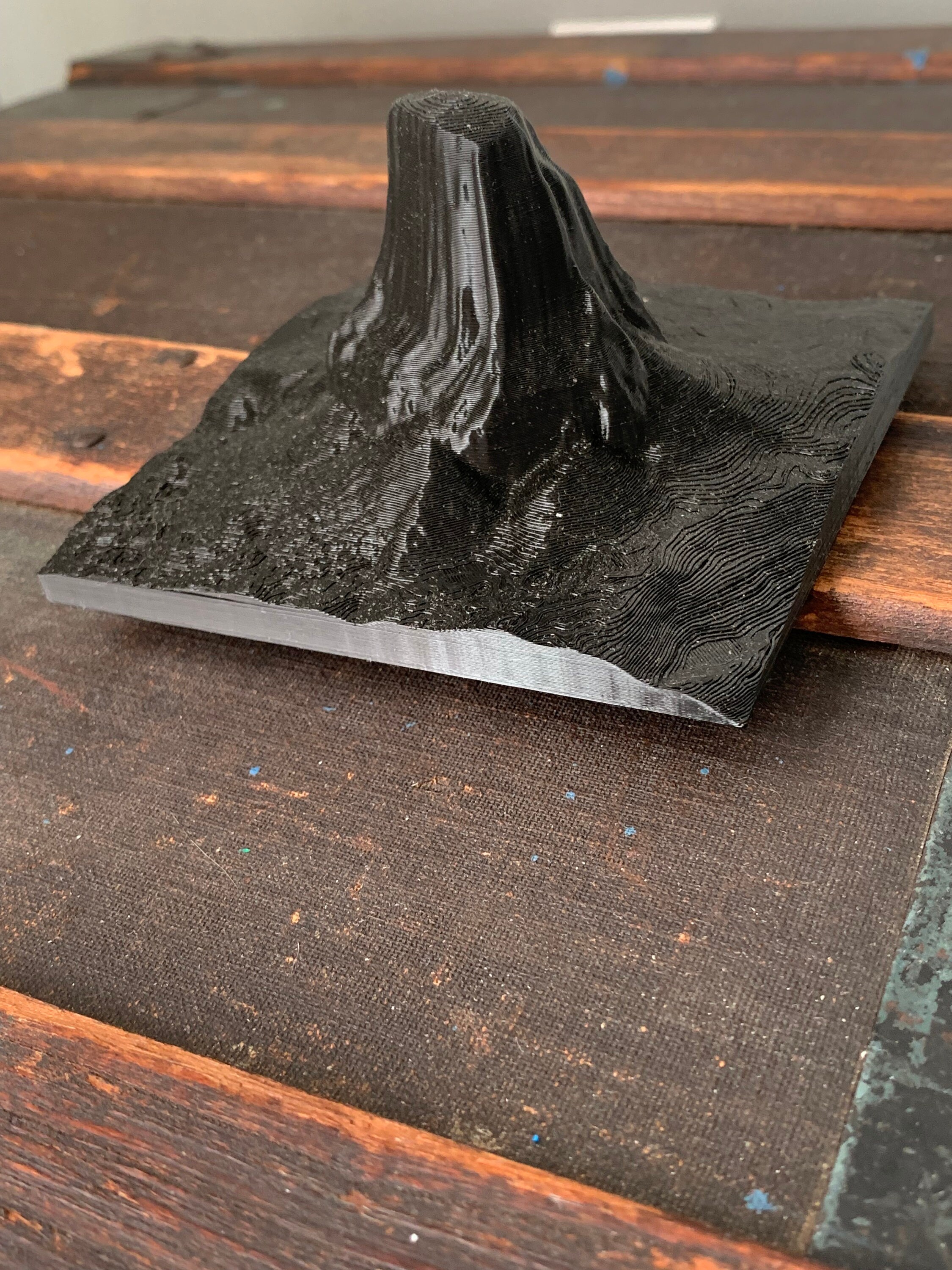 Devils Tower, Wyoming 3D Printed Topographic Model white, Black, Green ...