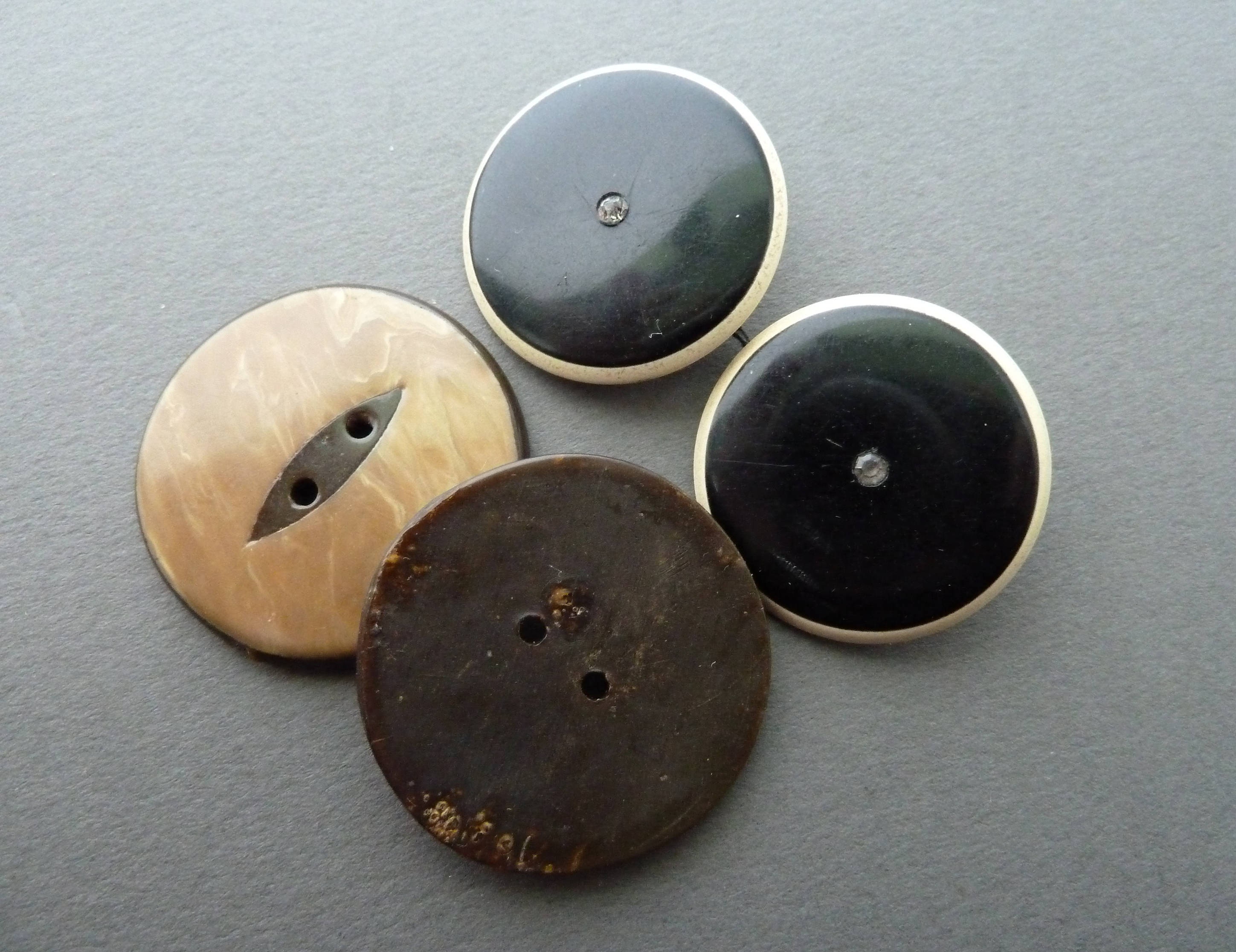 Art Deco Buttons 2 Set Beige Black Buttons Cream Black Buttons Vintage ...