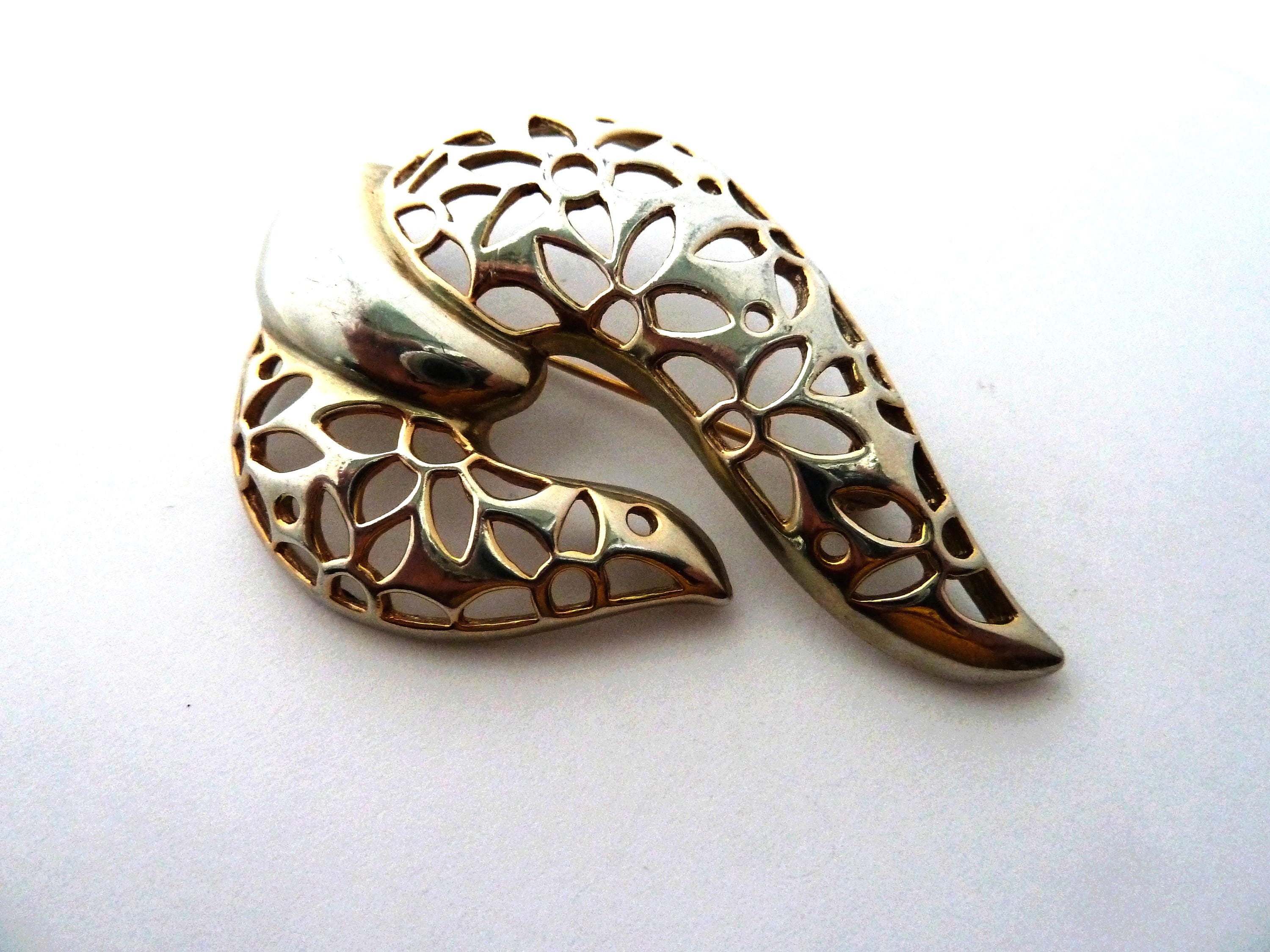 Gold Metal Brooch Large Vintage Brooch Gift for Daughter - Etsy