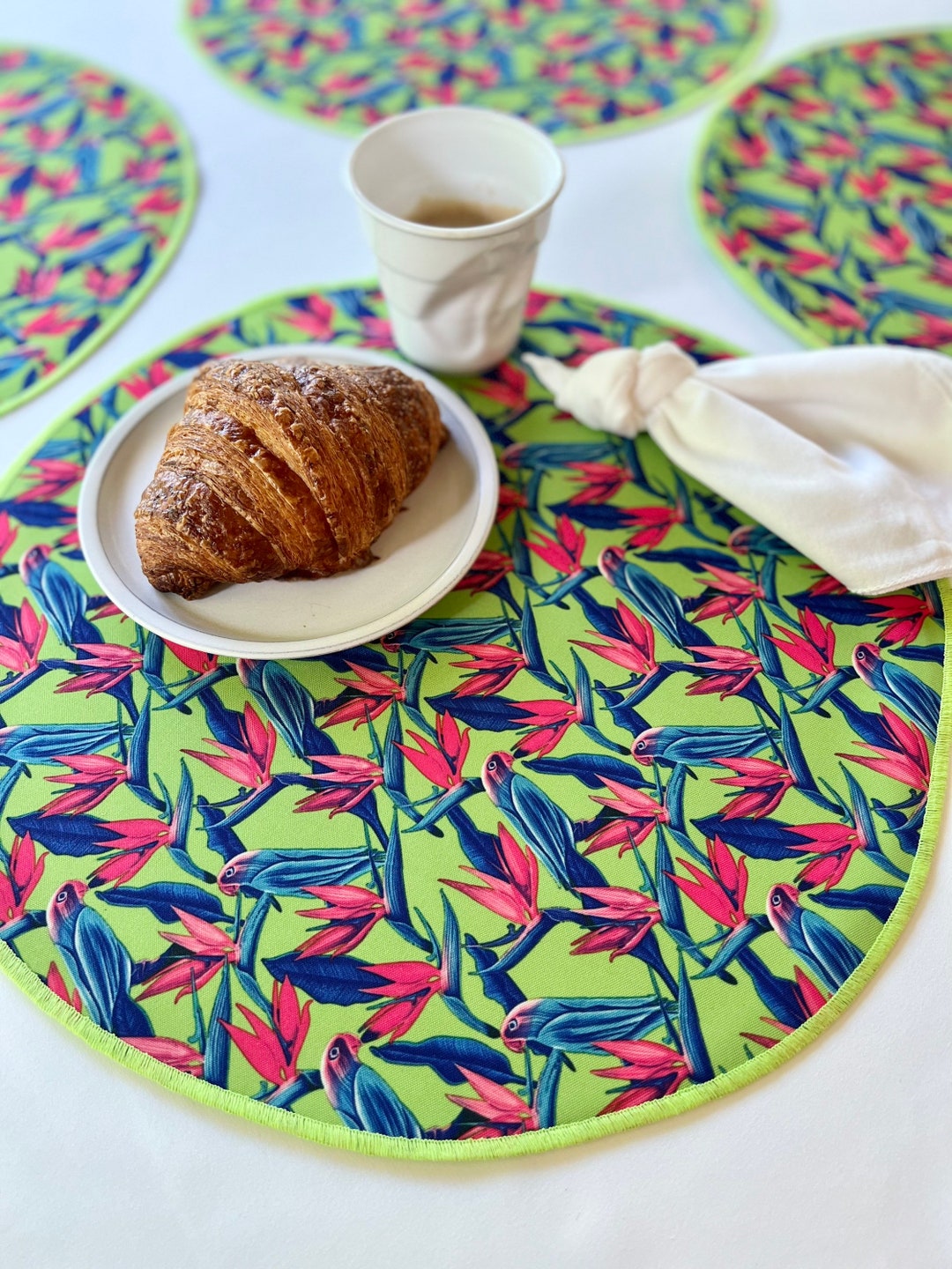 Round Vinyl Placemats, Tropical Birds Botanical, Wipeable Table Mats ...