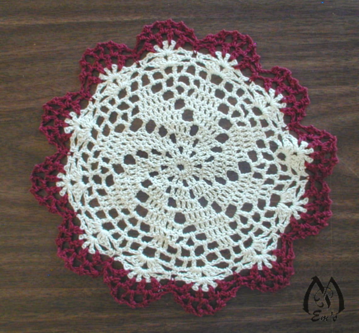 Doilies 8 round scalloped edge colored border doily - Etsy España
