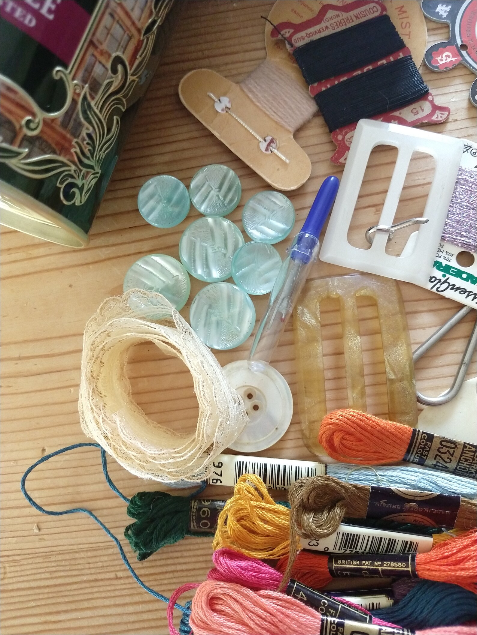 An Interesting Collection of Mainly Vintage Haberdashery in Harrods Tin ...